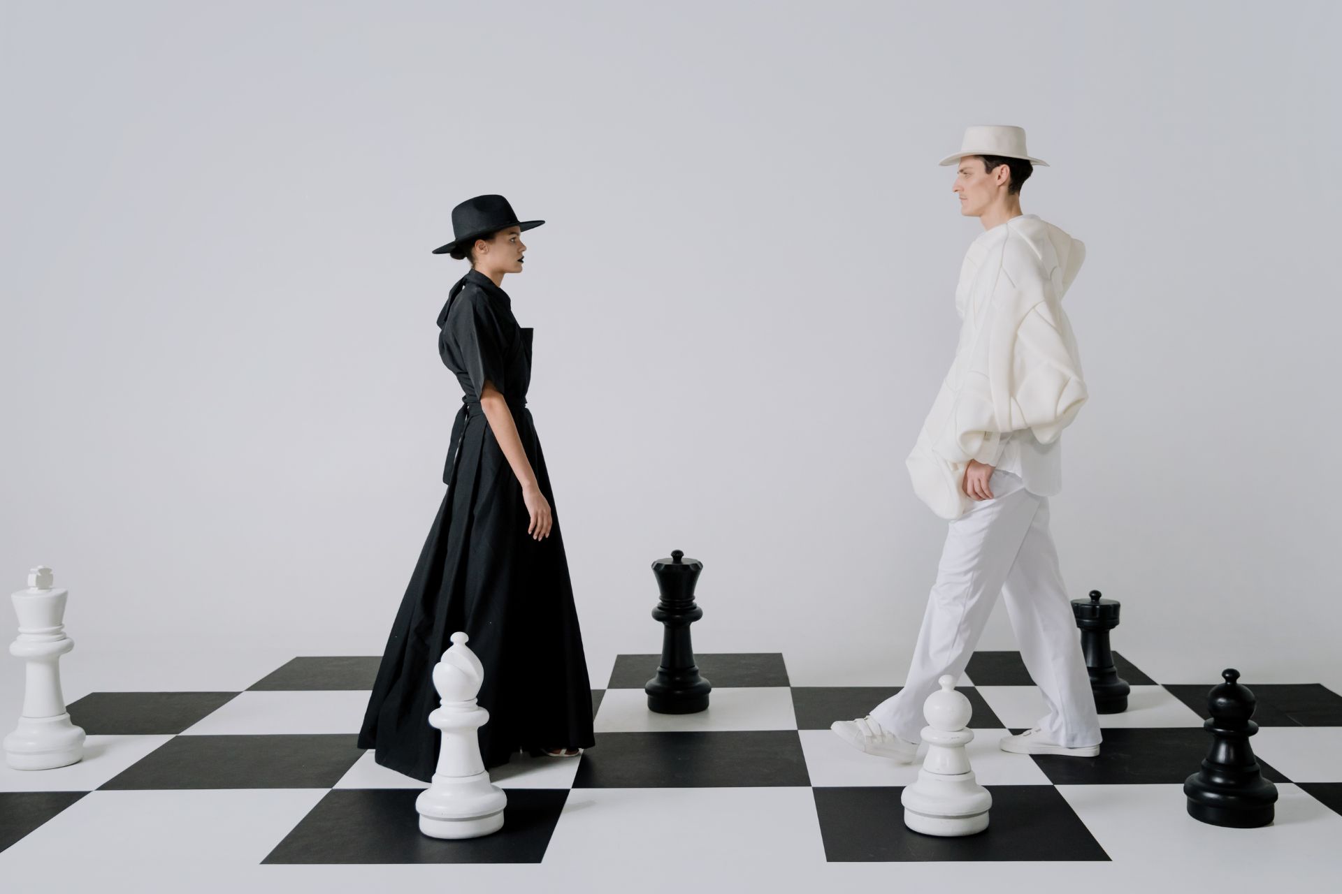 How To Rebalance Power Dynamics In Your Relationship - Pinkerton ...